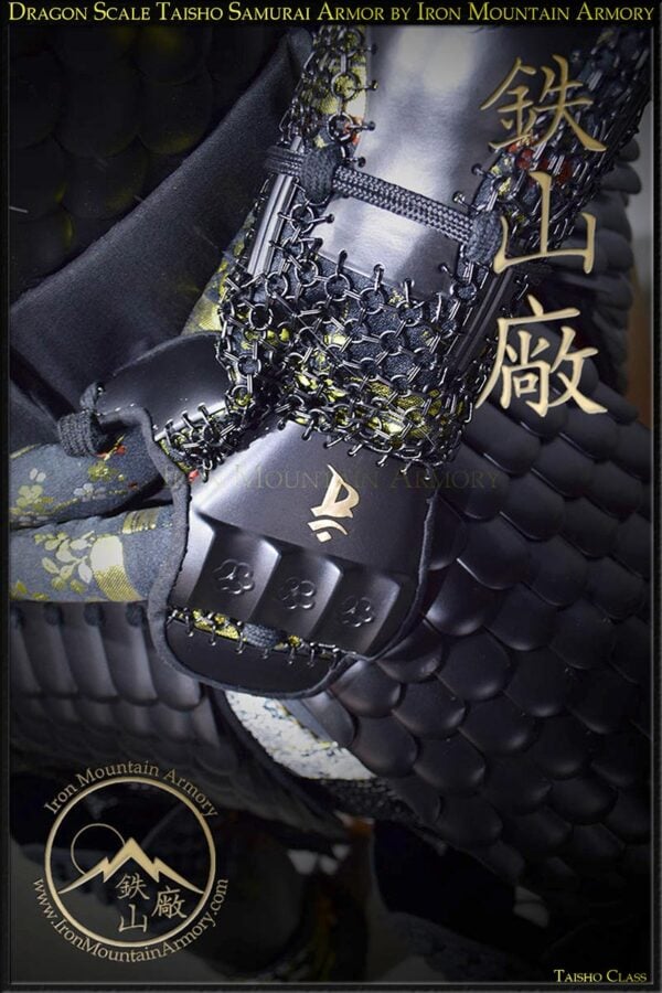 Dragon Scale Uroko Samurai Armor Set